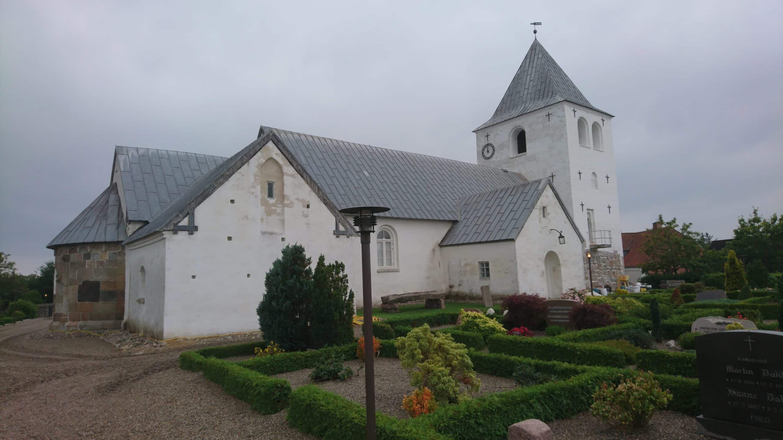 Karby Kirke som ny igen • Her på Øen