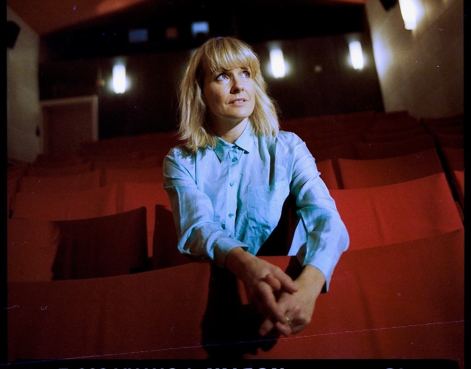 Signe Svendsen på Limfjordsteatret • Her på Øen