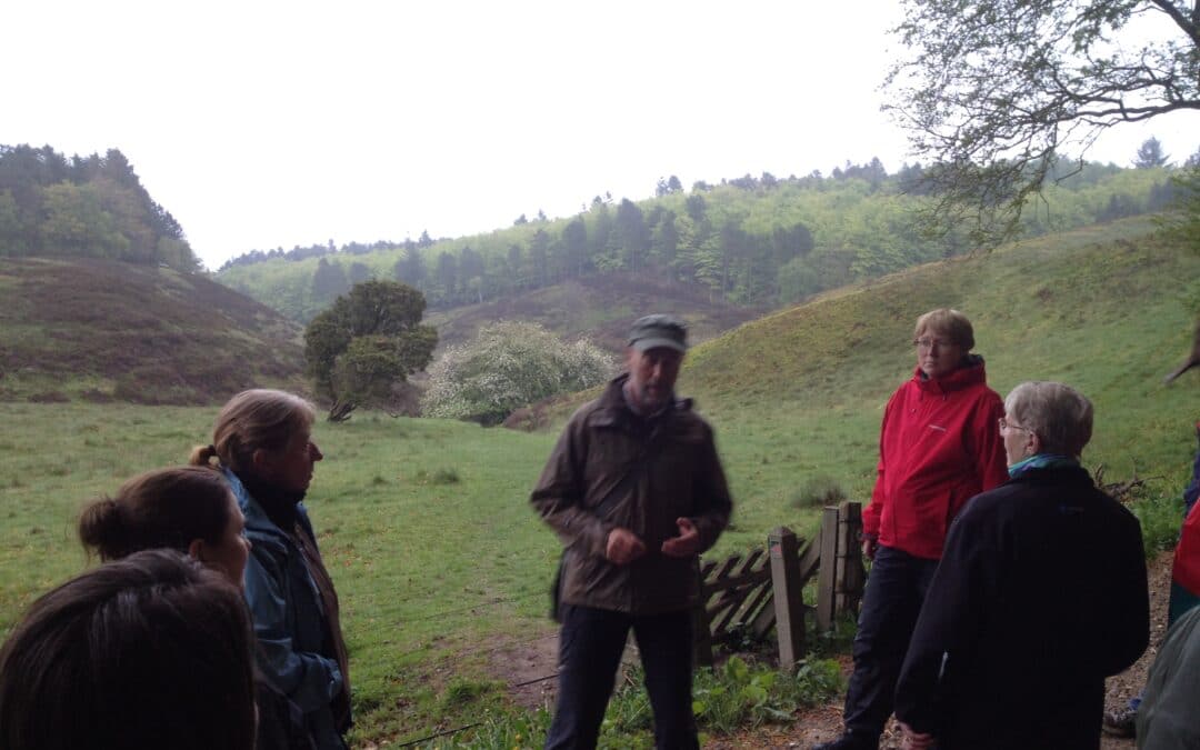 Informativ gåtur i Legind Bjerge • Her på Øen