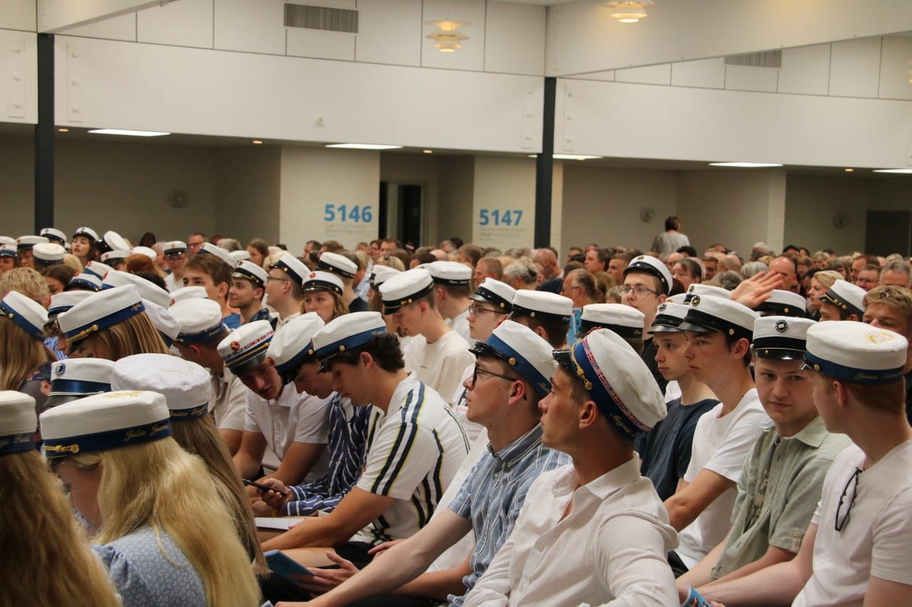 Studenter blev behørigt fejret • Her på Øen